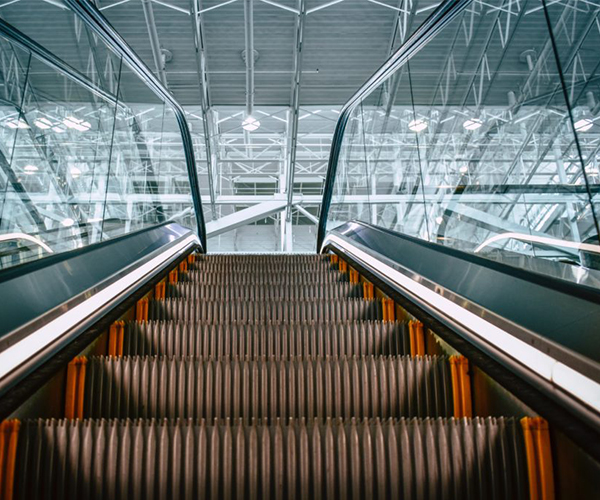 Supply of parallel escalators, safe and efficient - Delfar